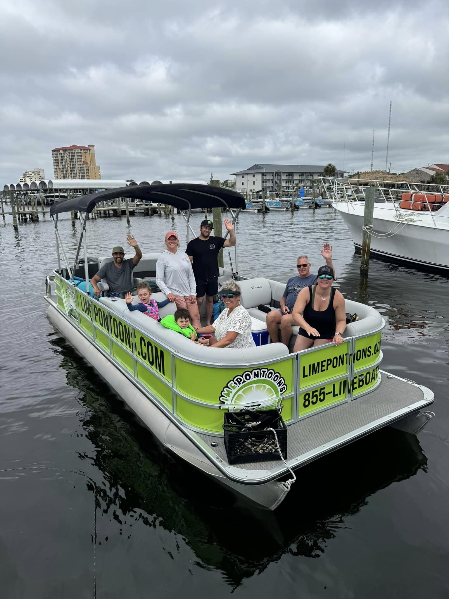 Family Boat Rental | Pontoon Rental for Vacation - Lime Pontoons